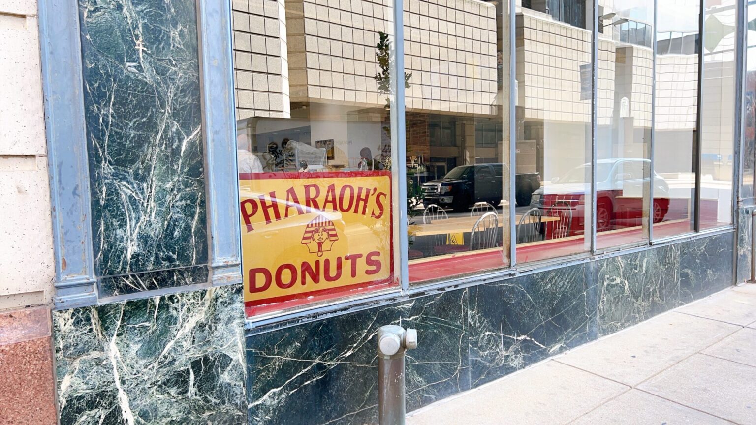 【Pharaohs Donuts＆Sugarfire Smoke House】セントルイスのダウンタウンぶらり食道楽の旅☆BBQと美味しい ...